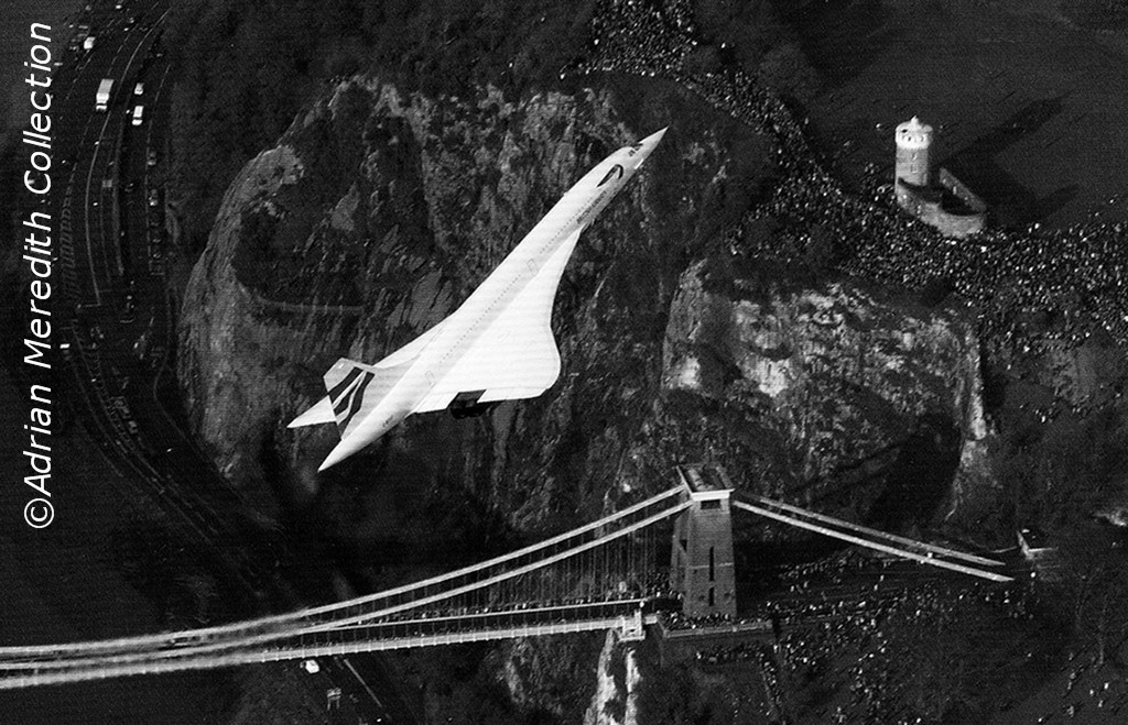 G-BOAF survole le pont suspendu Clifton de Bristol avant l'atterrissage ...